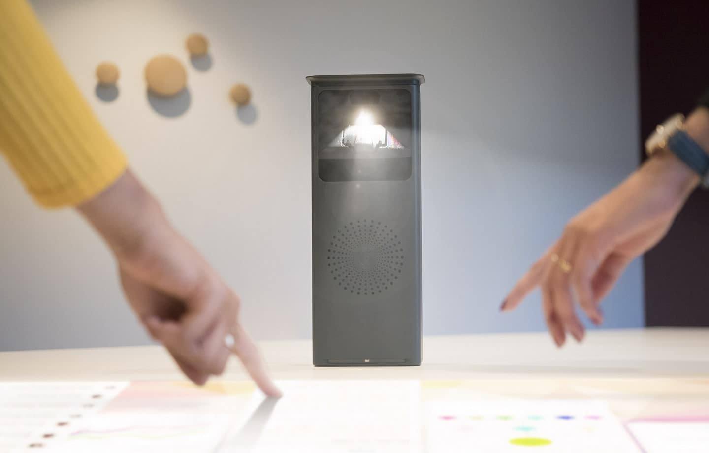 Vidéoprojecteur interactif tactile mobile ADOK AURA